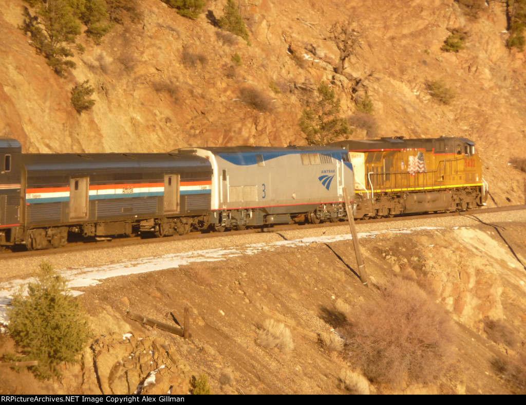 UP 5432 East, Amtrak #6 Leader